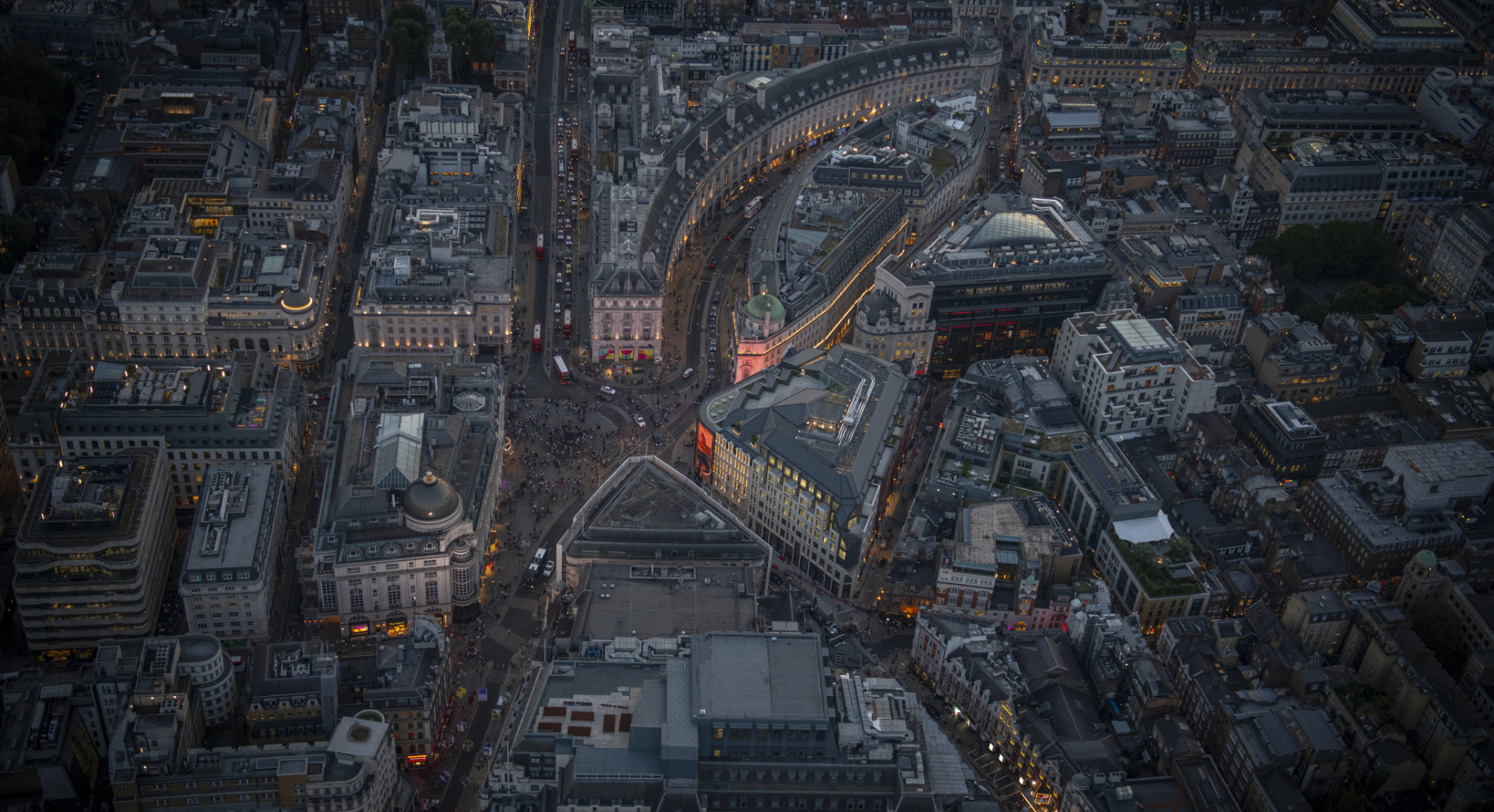 Lucent W1 Piccadilly Circus - AccuRoof